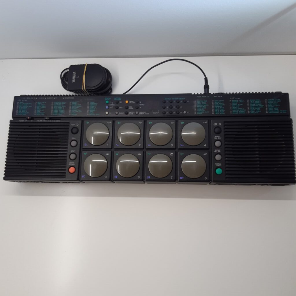 Yamaha DD-10 (1988) Vintage 8-bit Drum Computer with 8 pads