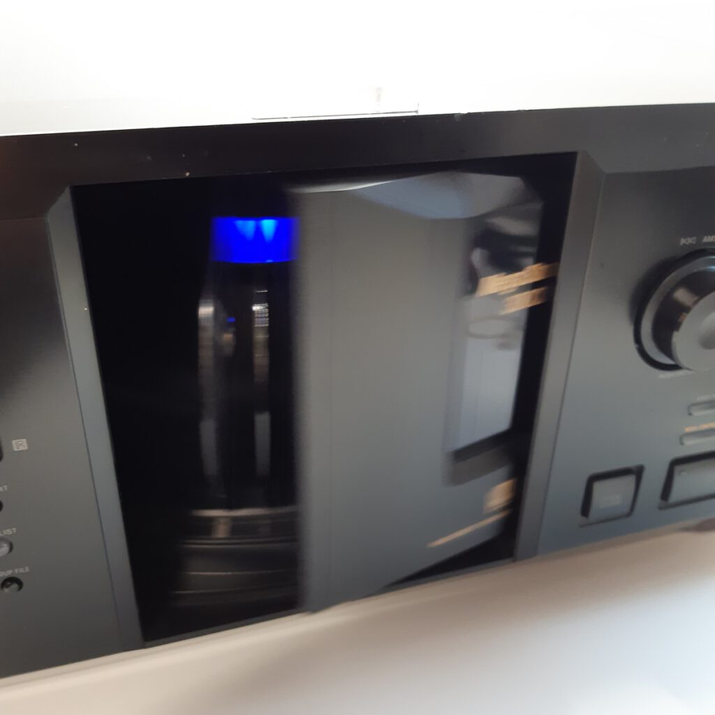 Sony CDP-CX355 300-Disc CD Changer - CD Player