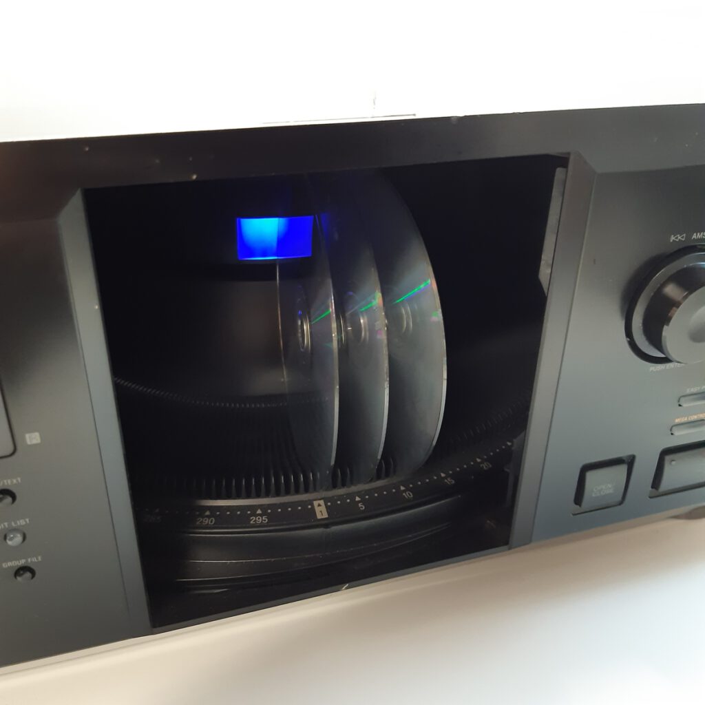 Sony CDP-CX355 300-Disc CD Changer - CD Player