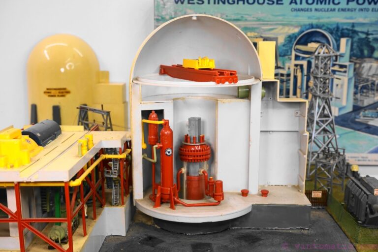 Revell Westinghouse Atomic Power Plant Assembled Model Kit - H-1550:695