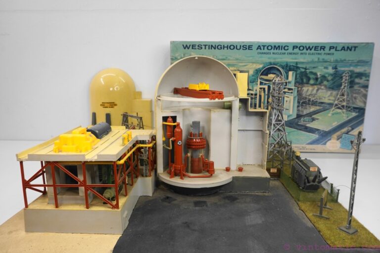 Revell Westinghouse Atomic Power Plant Assembled Model Kit - H-1550:695